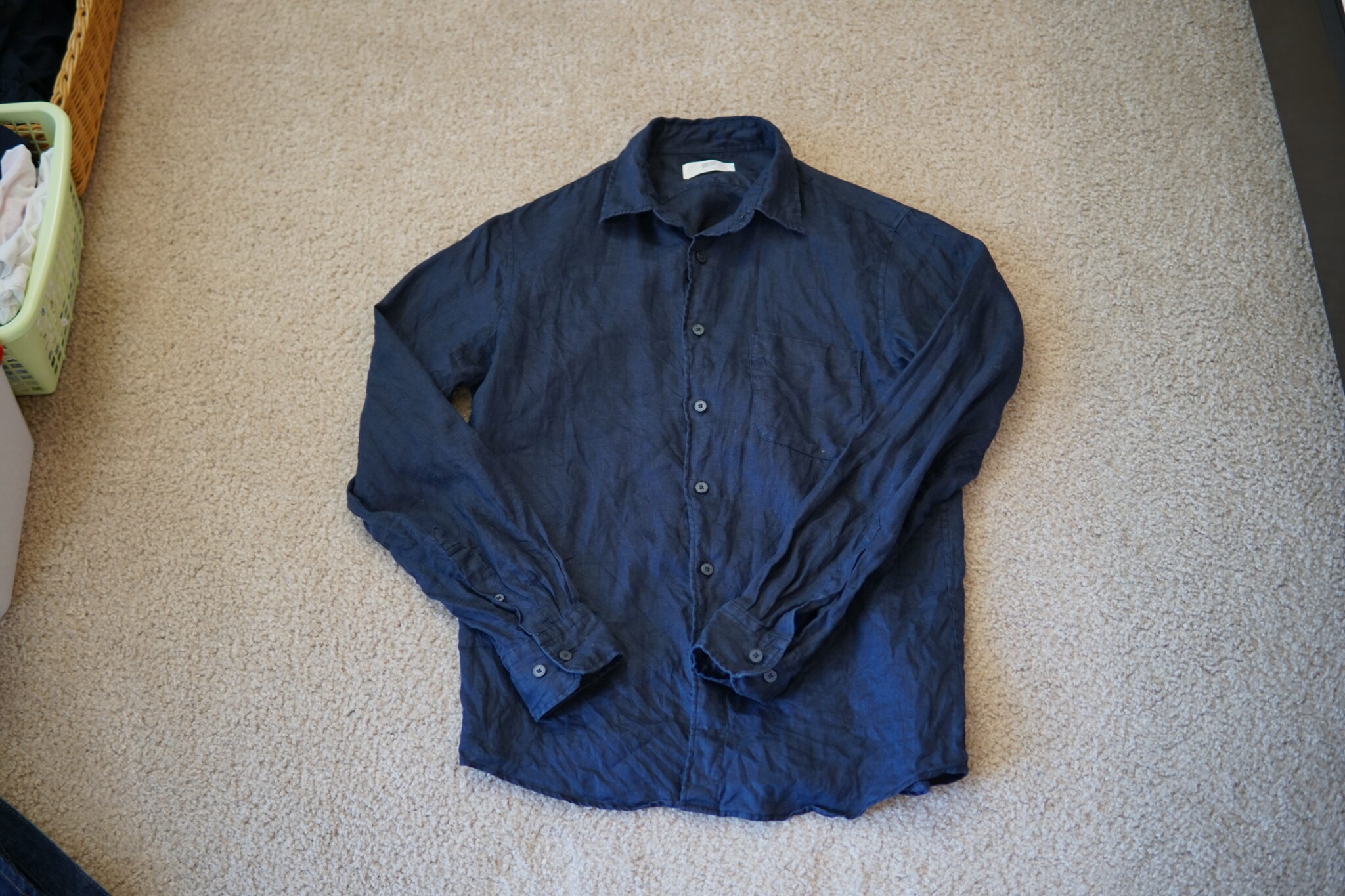 UNIQLO Premium Linen Long-Sleeve Shirt Review | Japan Masterpiece
